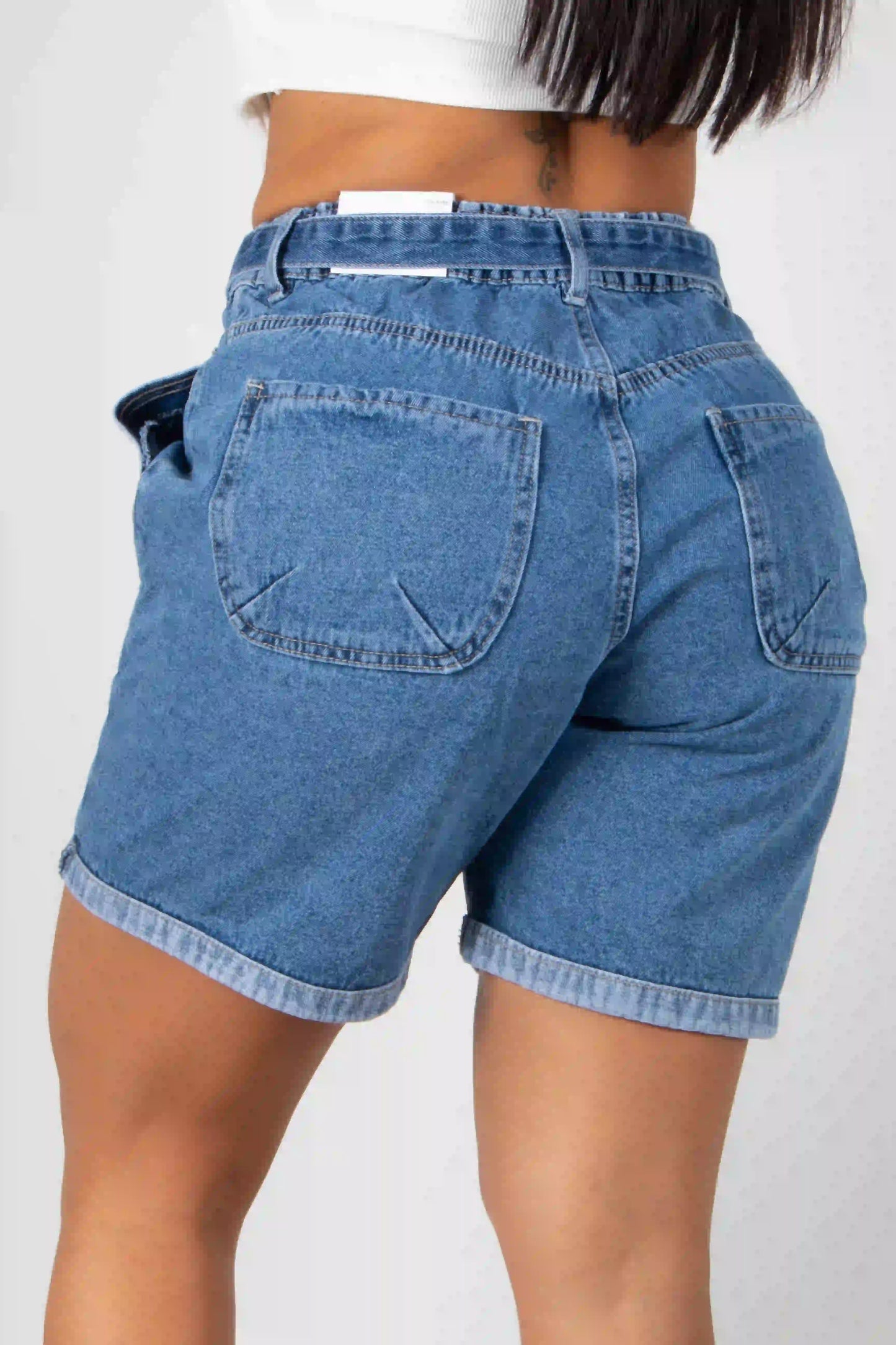 SHORT EN DENIM CON CORREA DE AJUSTE - AGUAMARINA – Aguamarina Colombia